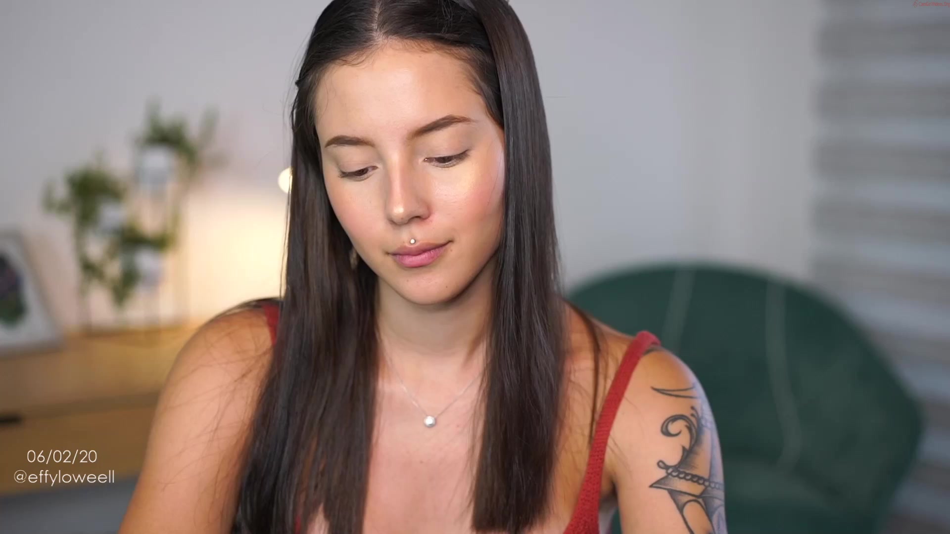 Effyloweell Charming lady - EroFound